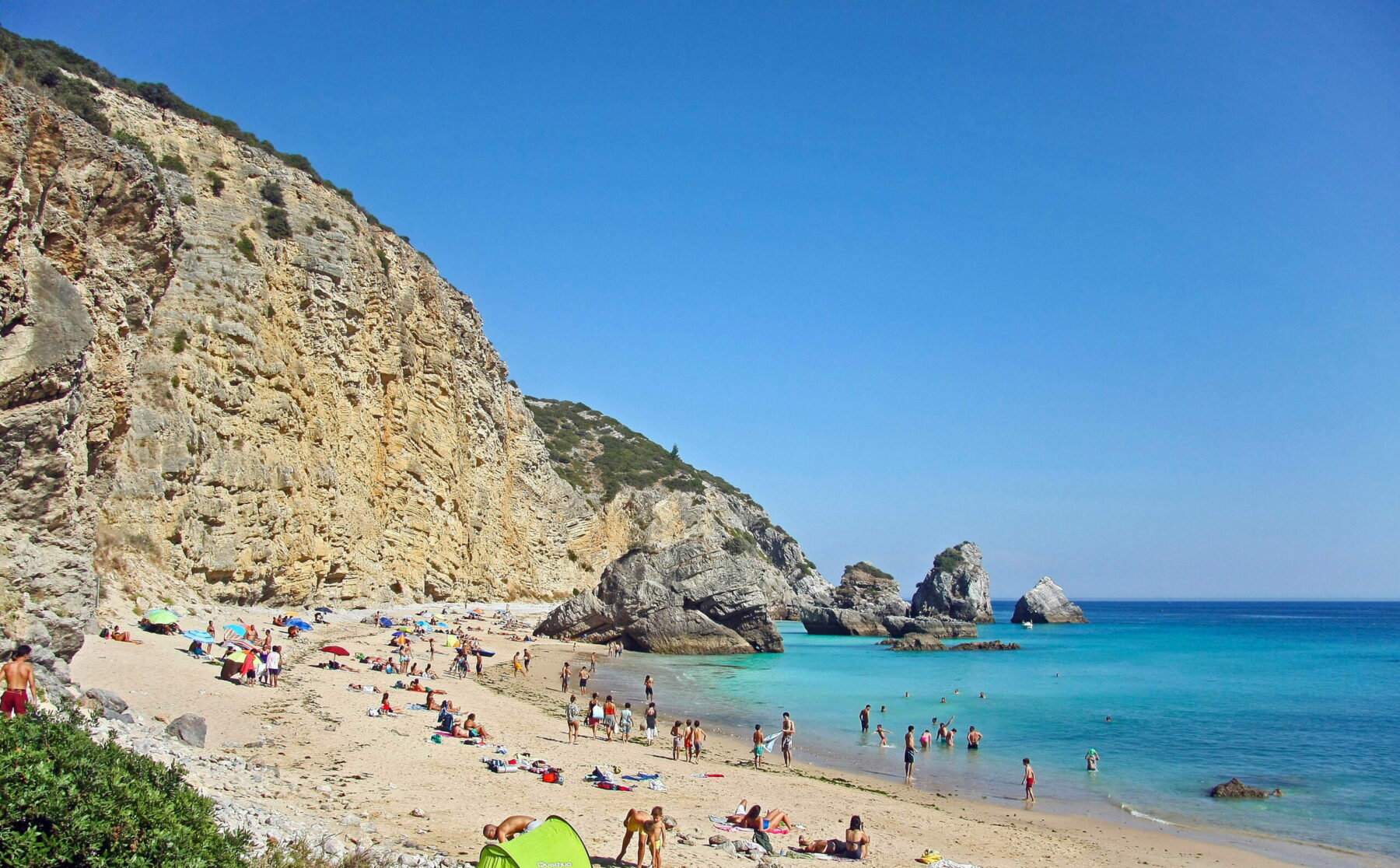 Praia do Ribeiro do Cavalo - Sesimbra - Turismo Portugal