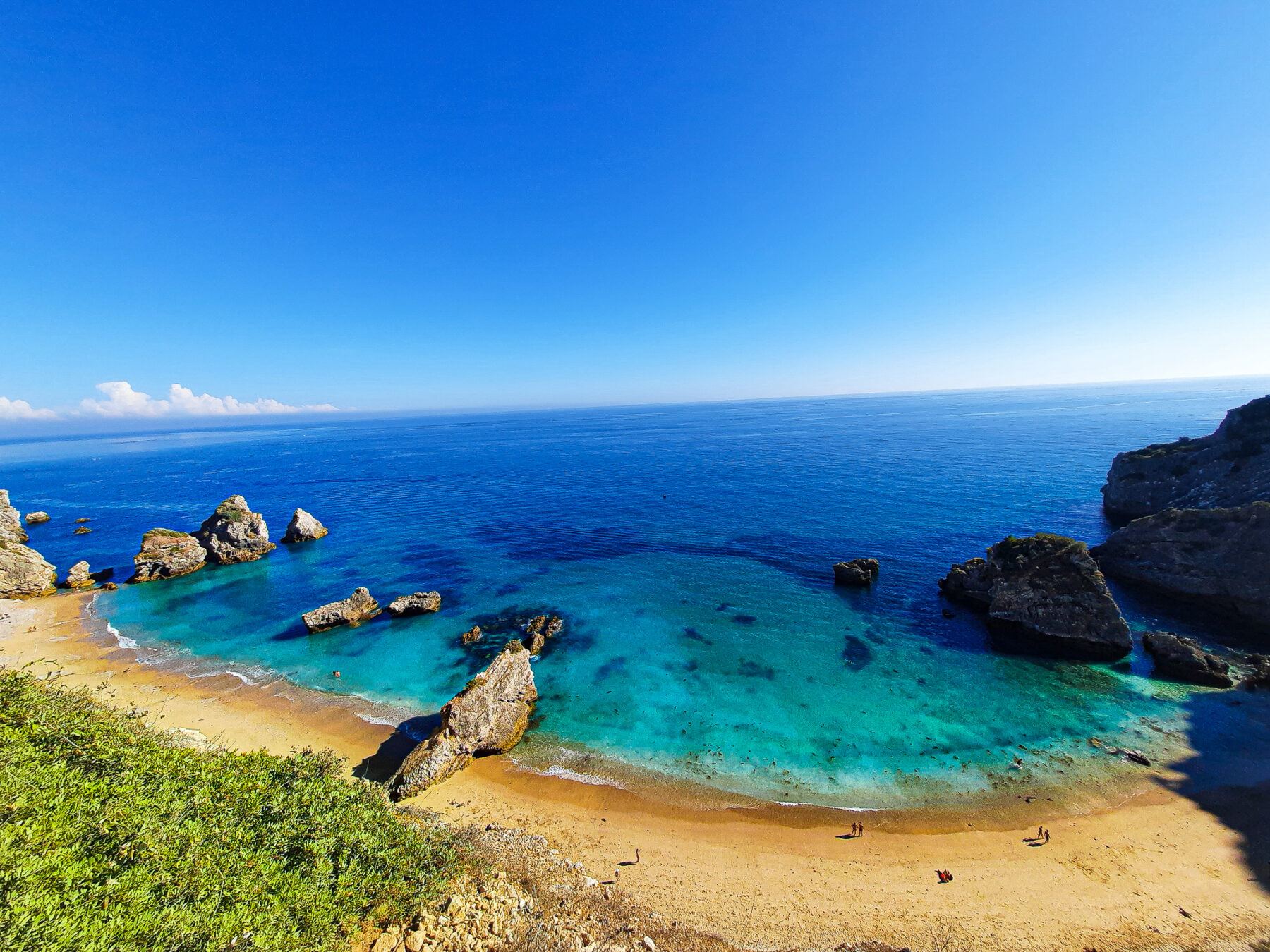 Praia do Ribeiro do Cavalo - Sesimbra - Turismo Portugal