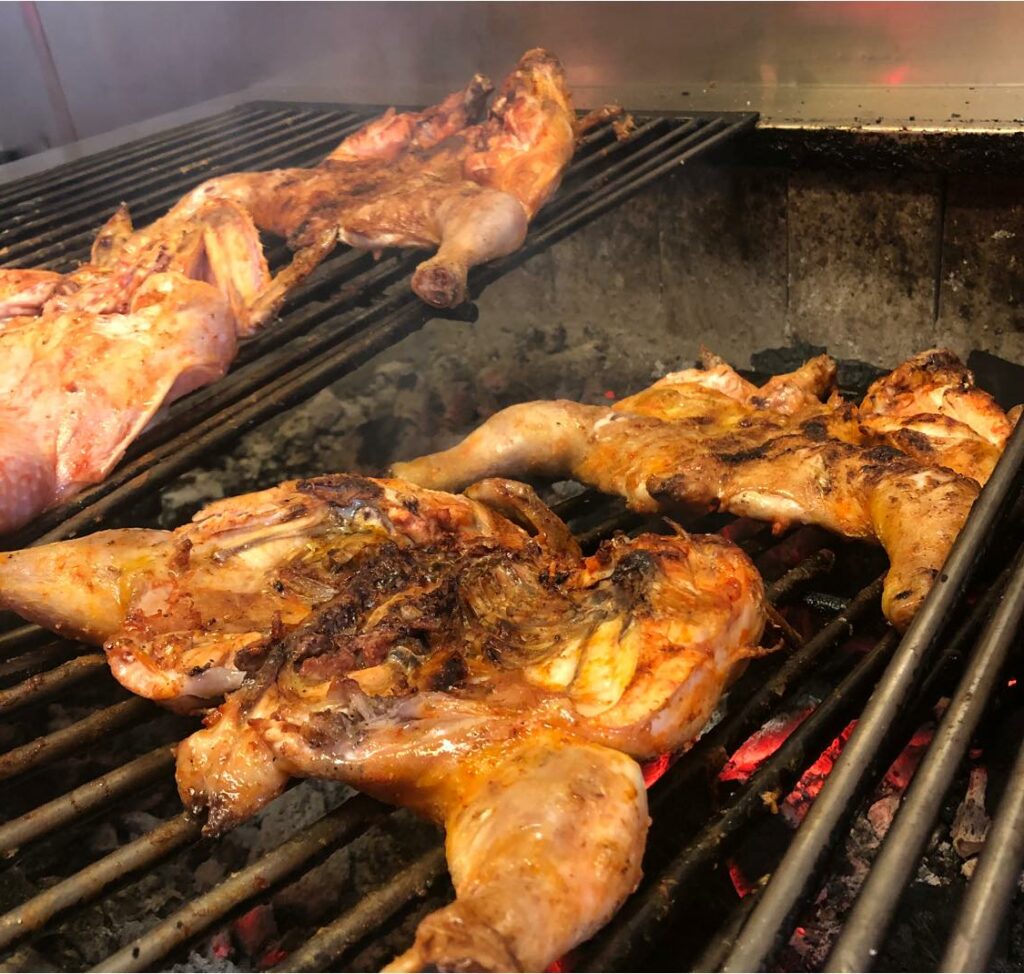 5 lugares para comer frango assado em Lisboa - Turismo Portugal