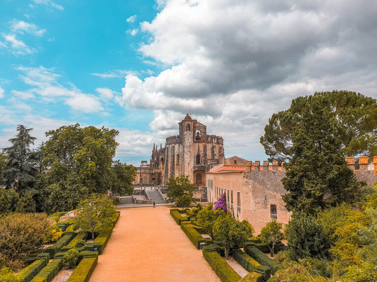 Conheça Tomar, a cidade dos cavaleiros templários em Portugal - Turismo ...